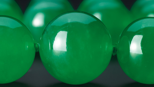 拍賣史上最珍罕貴重的翡翠飾品： Hutton-Mdivani 翡翠珠項鏈 | 珠寶 | 蘇富比